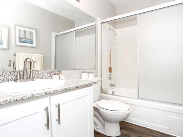 3 Br, 2 bath, Apartment 1761 Heritage Lane
