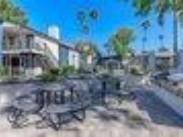 3 Br, 2 bath, Apartment 17625 N 7th St