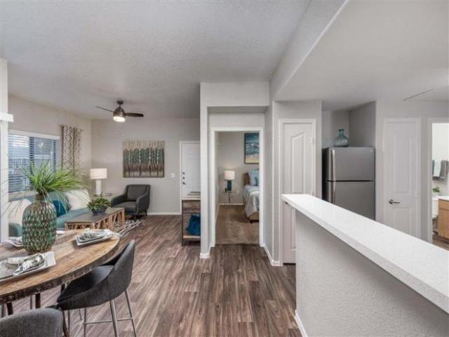 3 Br, 2 bath, Apartment 1700 N 103rd Ave