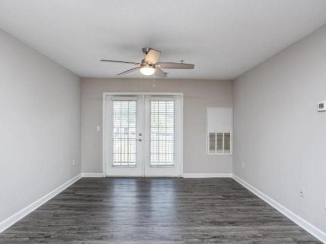 3 Br, 2 bath, Apartment 1701 Macon Rd