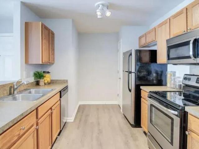3 Br, 2 bath, Apartment 1801 Haddon Hall Dr