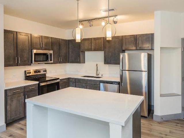 3 Br, 2 bath, Apartment 1810 Eldorado Springs Hts