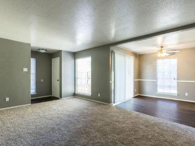 3 Br, 2 bath, Apartment 1948 Shady Brook Drive