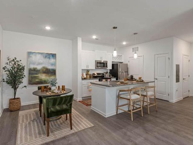 3 Br, 2 bath, Apartment 199 Exchange Cir