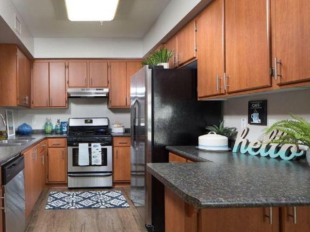 3 Br, 2 bath, Apartment 1901 Cassia Road