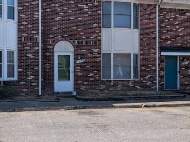 3 Br, 2 bath, Apartment 1939 Darnell Drive