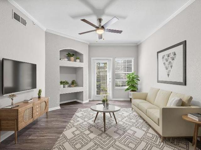 3 Br, 2 bath, Apartment 205 Benton Dr