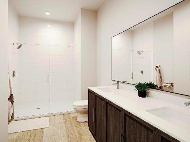 3 Br, 2 bath, Apartment 2085 S Congress Ave