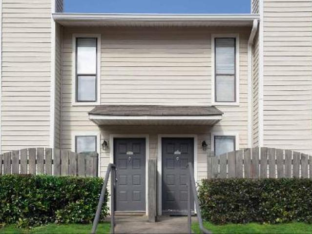 3 Br, 2 bath, Apartment 200 Summit Lake Drive