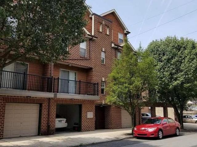 3 Br, 2 bath, Apartment 200 South Court Street