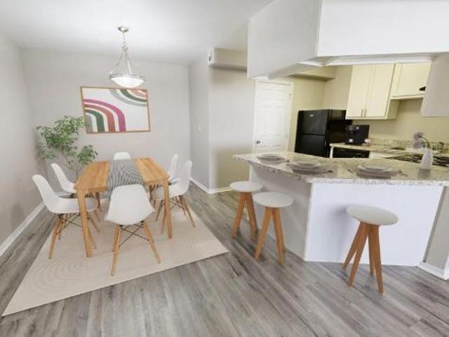 3 Br, 2 bath, Apartment 200 W 15th St