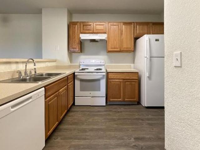 3 Br, 2 bath, Apartment 201 Ten Mile Drive
