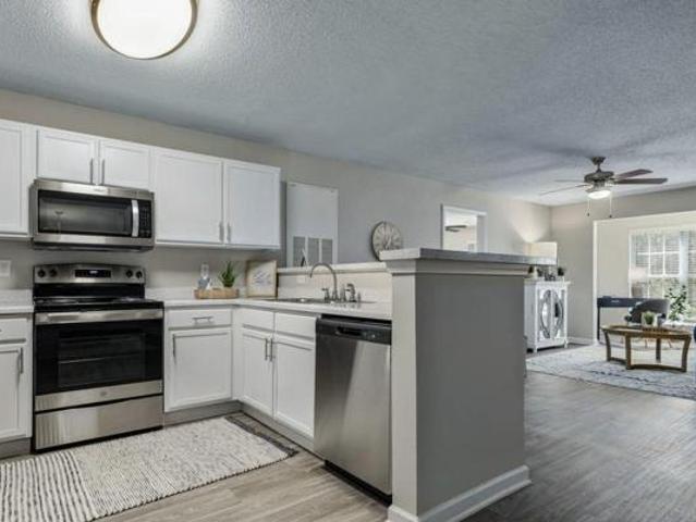 3 Br, 2 bath, Apartment 215 William Penn Plaza