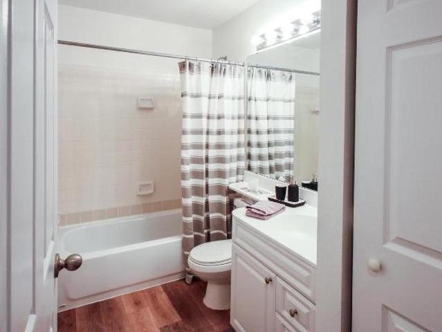 3 Br, 2 bath, Apartment 21925 Mizner Way