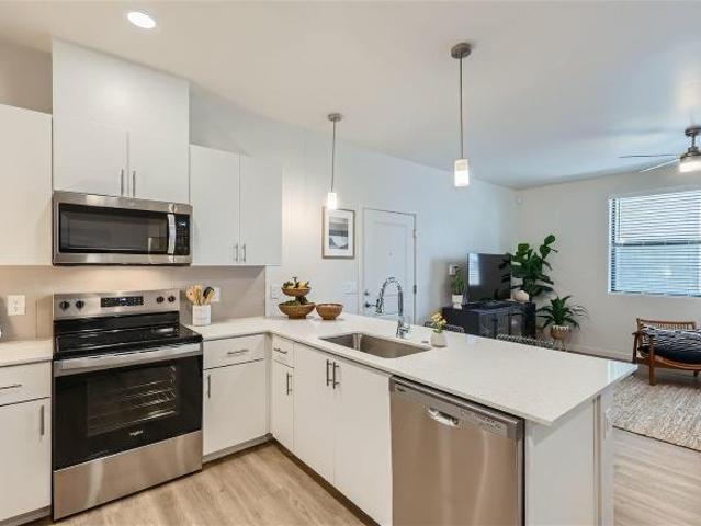 3 Br, 2 bath, Apartment 2121 N 99th Ave