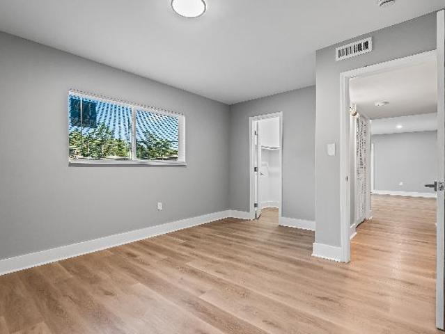 3 Br, 2 bath, Apartment 2125 Jackson Bluff Rd