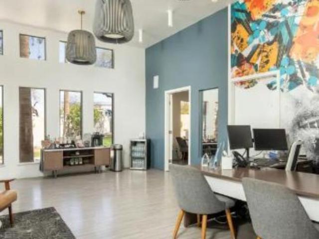 3 Br, 2 bath, Apartment 2255 W Orange Grove Rd