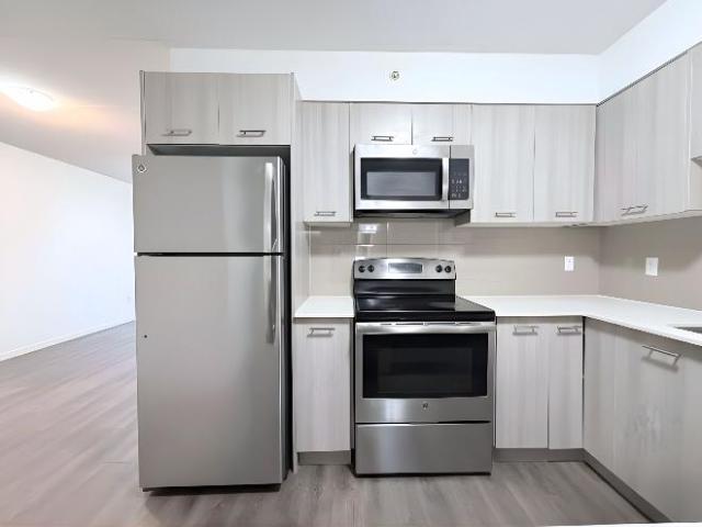 3 Br, 2 bath, Apartment 220 Cannon St E