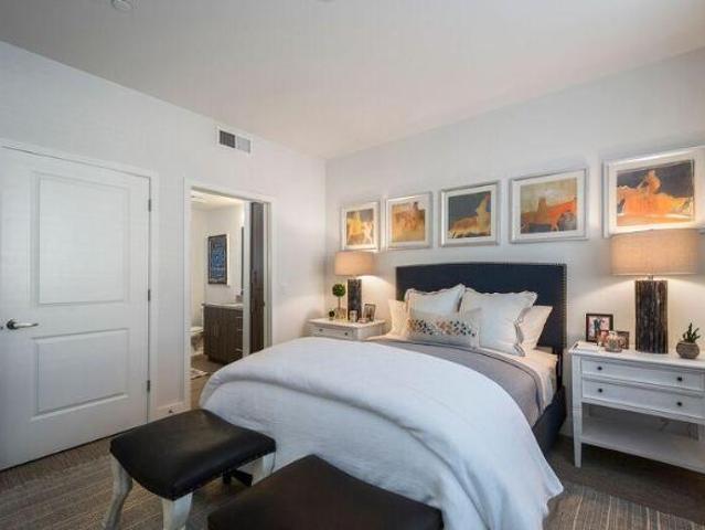 3 Br, 2 bath, Apartment 230 E Civic Center Dr