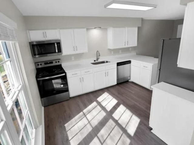3 Br, 2 bath, Apartment 2408 Duck Pond Cir