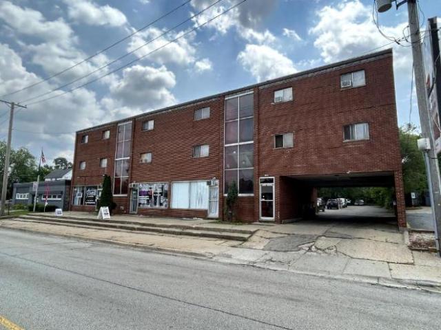 3 Br, 2 bath, Apartment 2421 Washington St