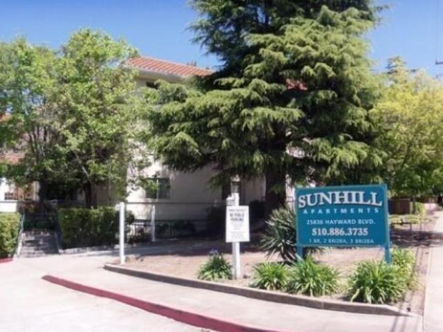 3 Br, 2 bath, Apartment 25836 Hayward Blvd