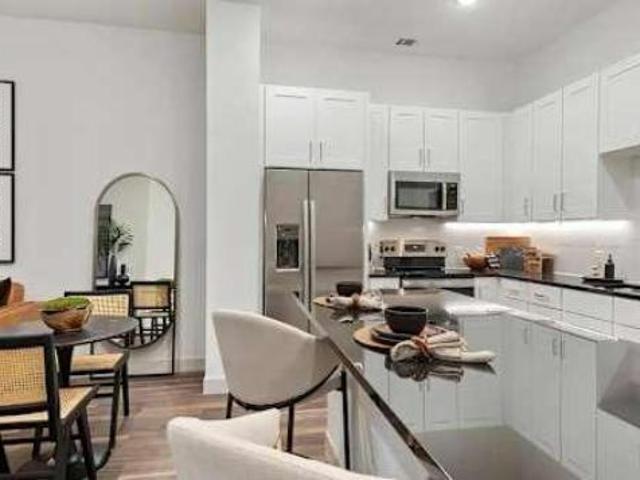 3 Br, 2 bath, Apartment 2500 River Park Dr