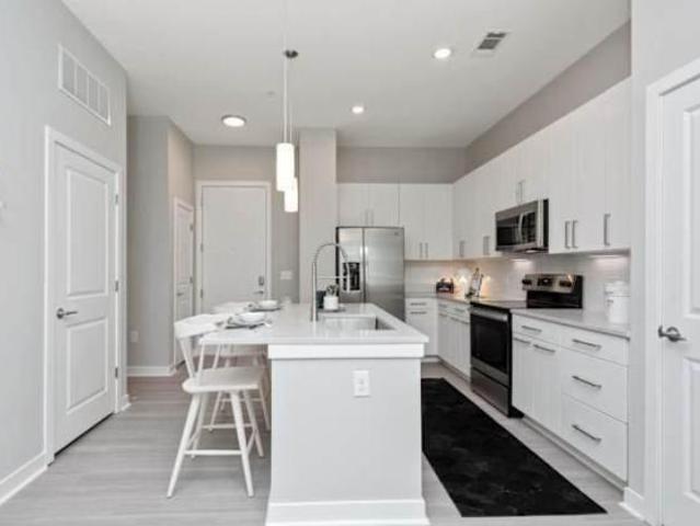 3 Br, 2 bath, Apartment 2509 N Davidson Street