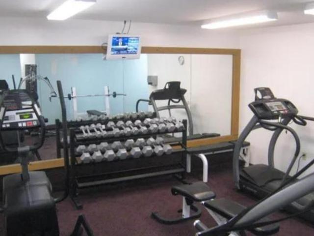3 Br, 2 bath, Apartment 250 Heath Street West