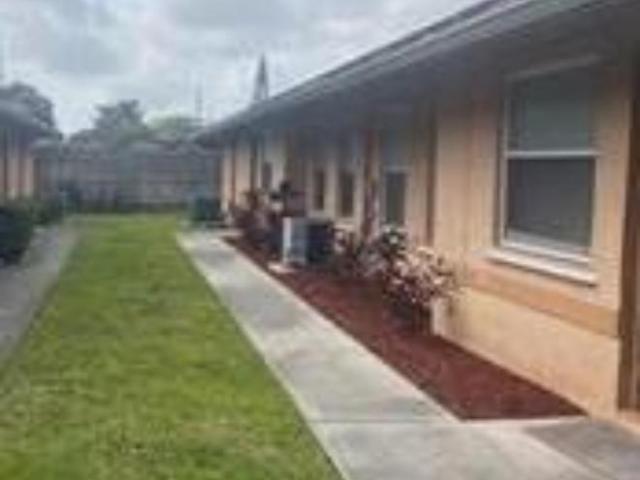 3 Br, 2 bath, Apartment 2514 Nw 21st St