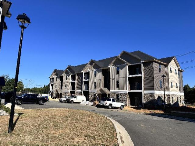 3 Br, 2 bath, Apartment 253 English Commons Drive
