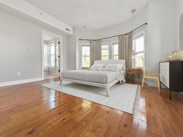 3 Br, 2 bath, Apartment 26 Arcadia Street