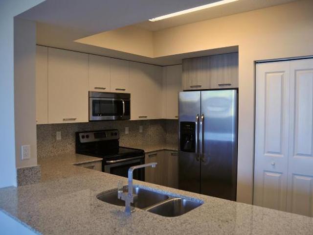 3 Br, 2 bath, Apartment 2700 SW 27th Ave