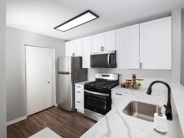 3 Br, 2 bath, Apartment 2950 Stone Gate Blvd