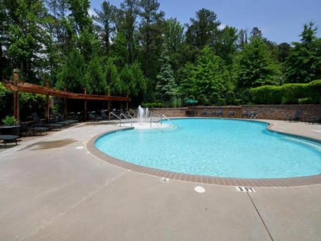 3 Br, 2 bath, Apartment 2975 Continental Colony Pkwy SW