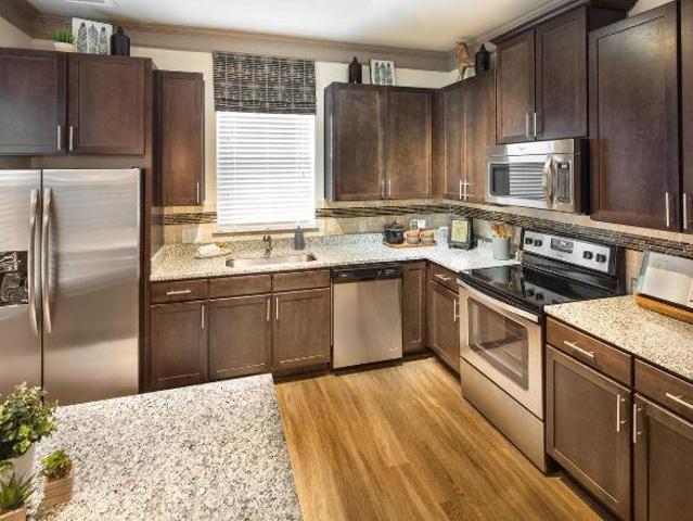 3 Br, 2 bath, Apartment 3024 Hidden Forest Court Northwest