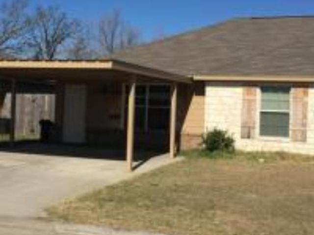 3 Br, 2 bath, Apartment 312 Shirley Dr