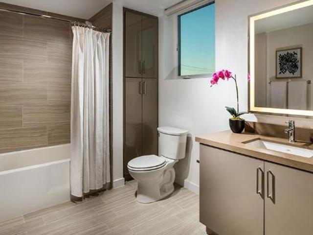 3 Br, 2 bath, Apartment 313 W California Ave