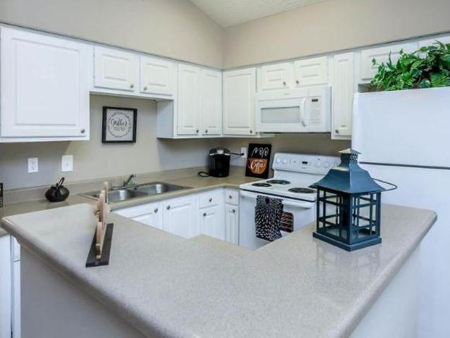 3 Br, 2 bath, Apartment 330 Cross Park Dr