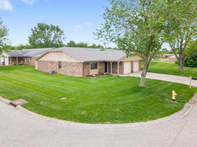 3 Br, 2 bath, Apartment 3477 Redbud Dr