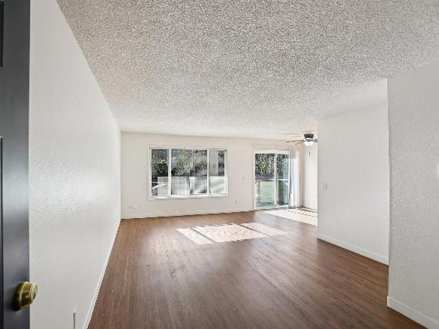 3 Br, 2 bath, Apartment 3541 SW Beav Hillsdale Hwy