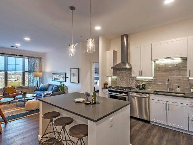 3 Br, 2 bath, Apartment 350 Beal Street