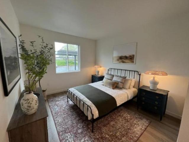 3 Br, 2 bath, Apartment 3820 Chiles Rd