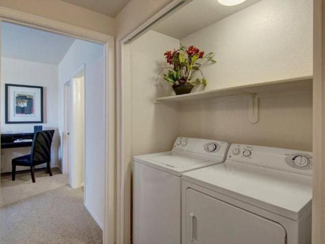 3 Br, 2 bath, Apartment 3825 W Anthem Way
