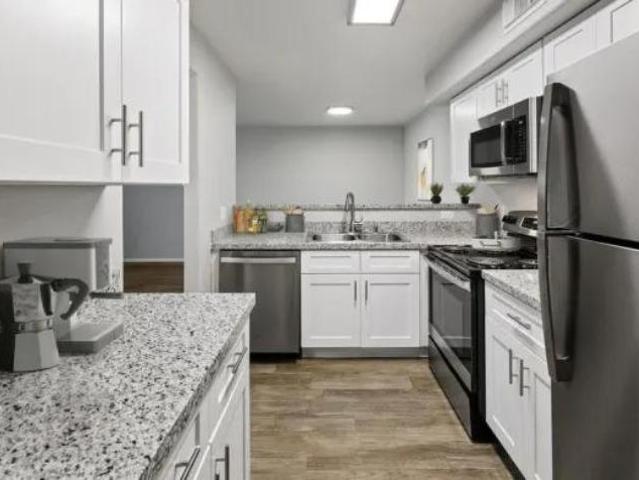 3 Br, 2 bath, Apartment 3980 W Linda Vista Blvd