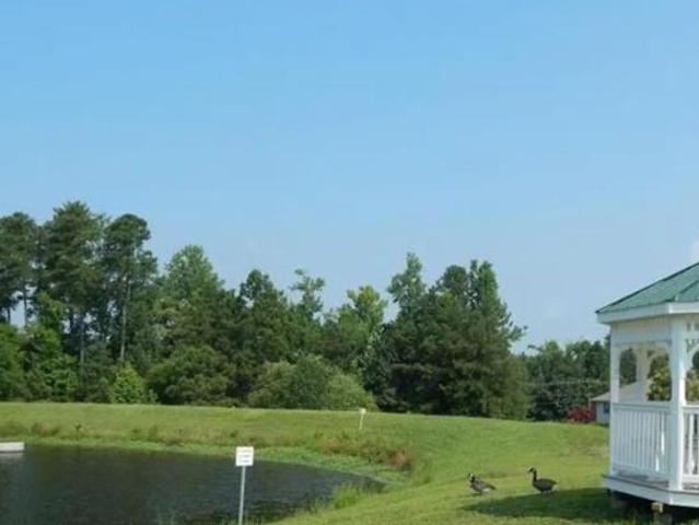 3 Br, 2 bath, Apartment 4001 Meriwether Dr