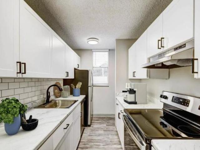 3 Br, 2 bath, Apartment 402 Crestone Lane