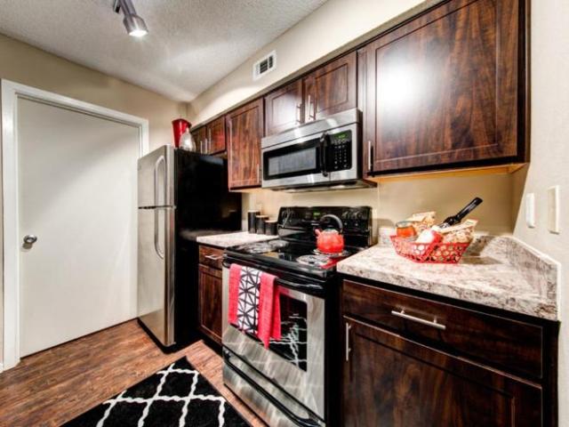 3 Br, 2 bath, Apartment 4100 Morriss Rd