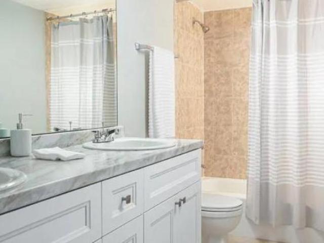 3 Br, 2 bath, Apartment 4200 Inverrary Boulevard