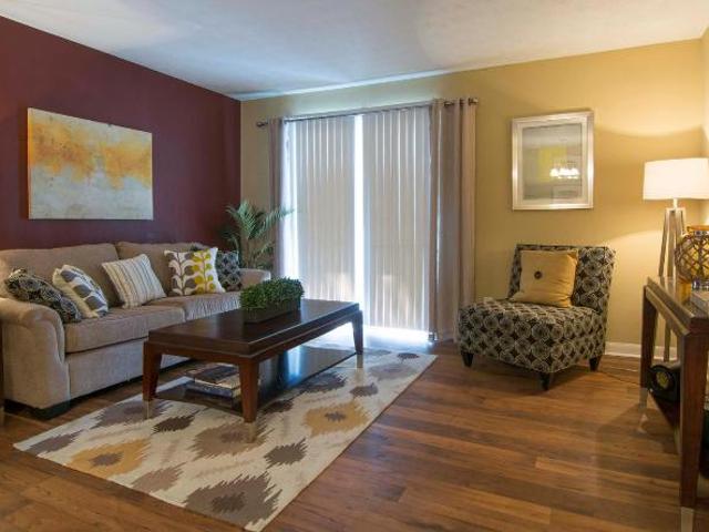 3 Br, 2 bath, Apartment 4201 Pleasant Lake Village